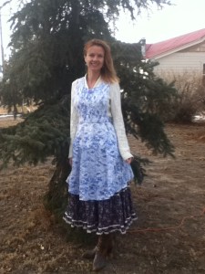 The Homestead Pinafore (Mennonite treasures) – Katie's Folk Art Studio