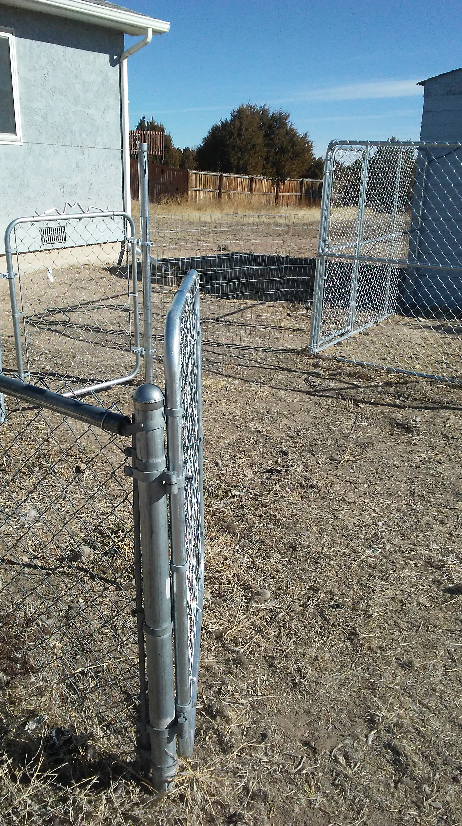 DIY Affordable Homestead Fencing – Katie's Folk Art Studio
